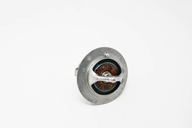 90916-03100 - Engine Coolant Thermostat 1998-2007 Toyota | Longo Toyota ...