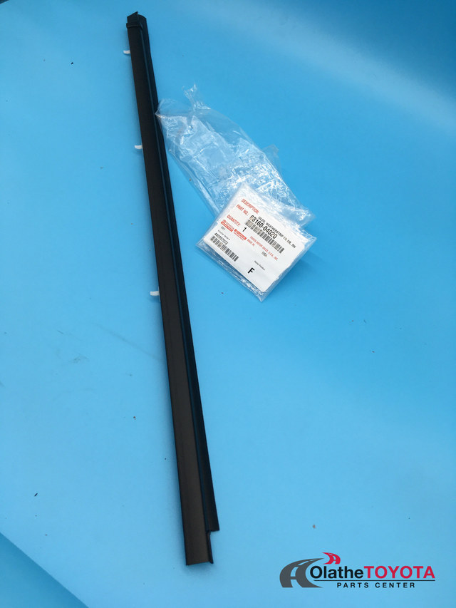 1995-2004 Toyota Tacoma Door Window Belt Weatherstrip (Right, Front ...