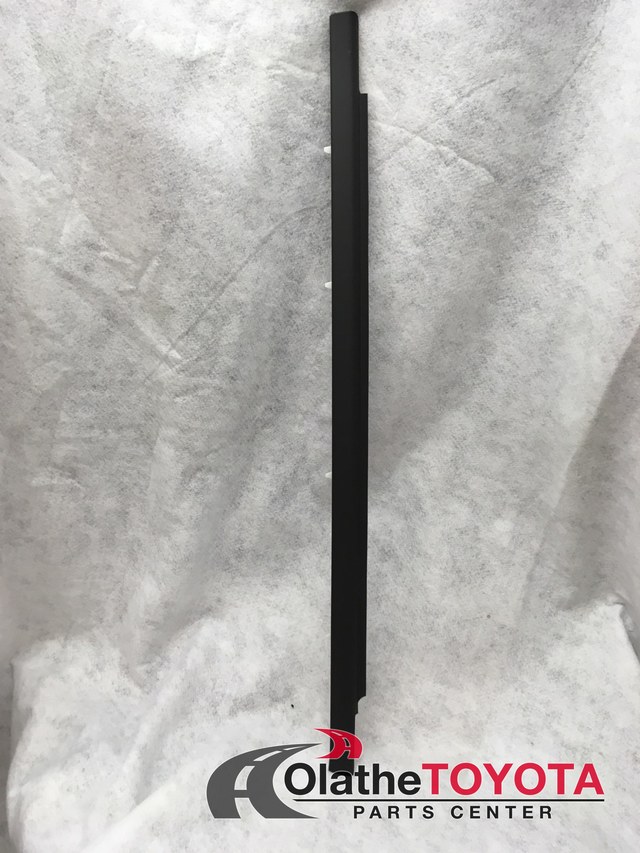 2001-2007 Toyota Door Window Belt Weatherstrip (Right, Front ...