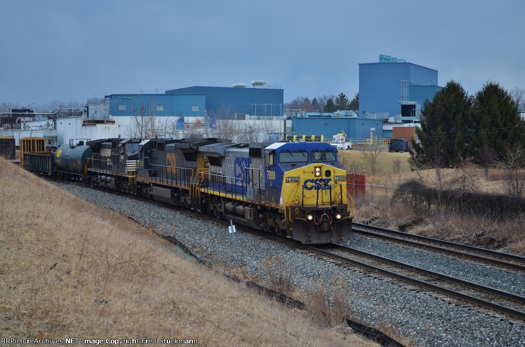 CSX 7888 is now back on the move.