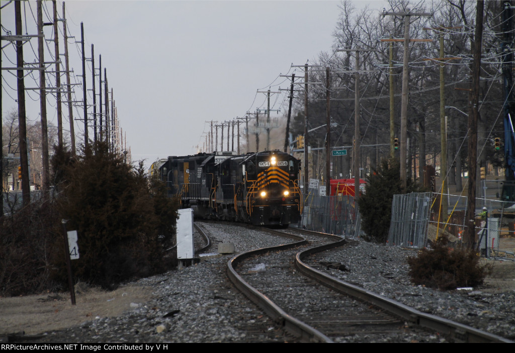 W&W power leading on Conrail train WPMI-21