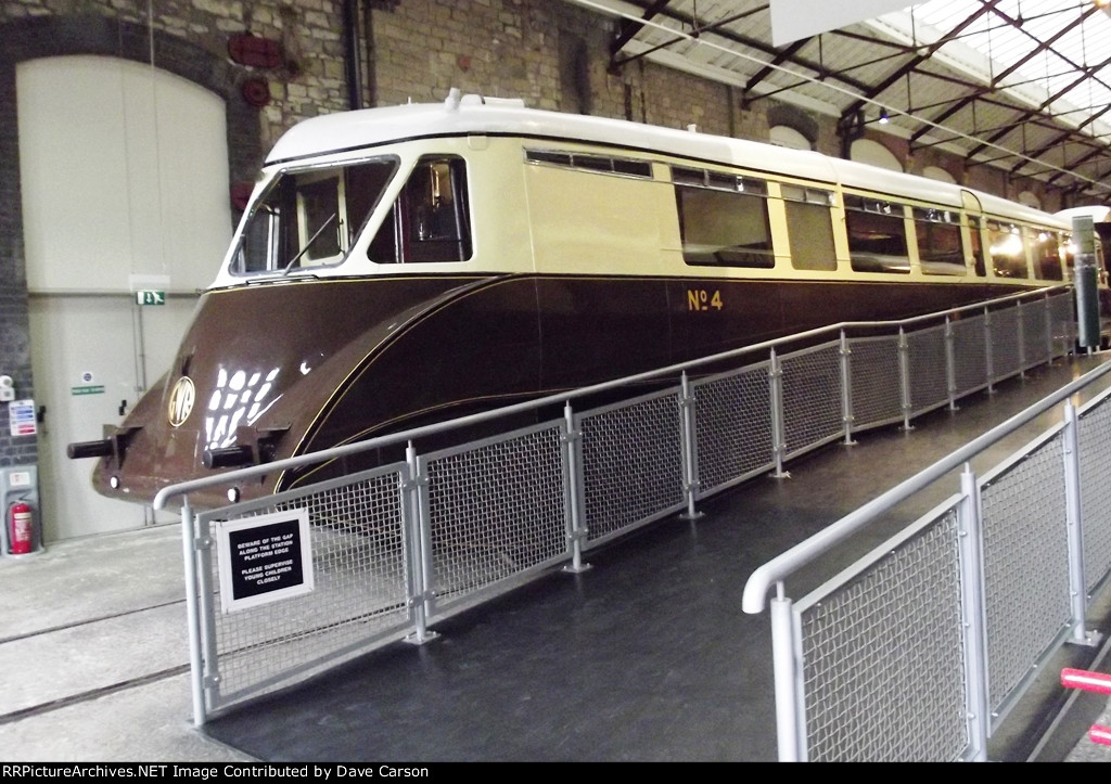GWR streamlined diesel railcar No.4