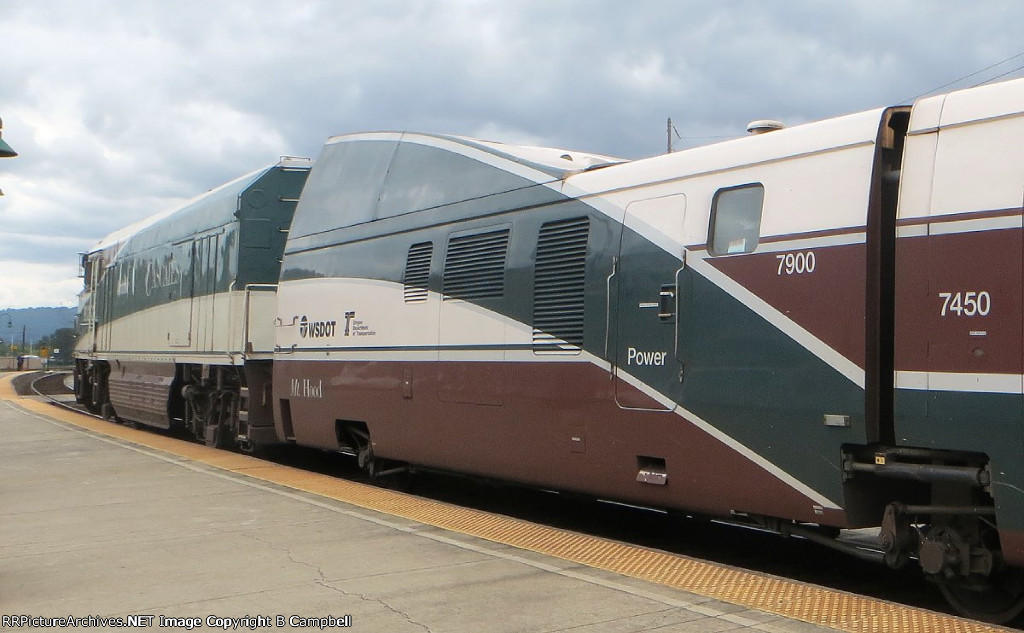 AMTK 90252 trailing AMTK 7900