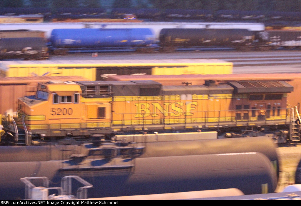 BNSF 5200