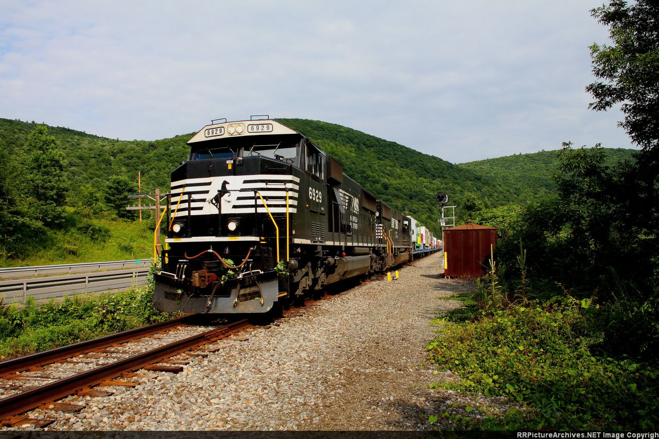 Untitled [www.rrpicturearchives.net]