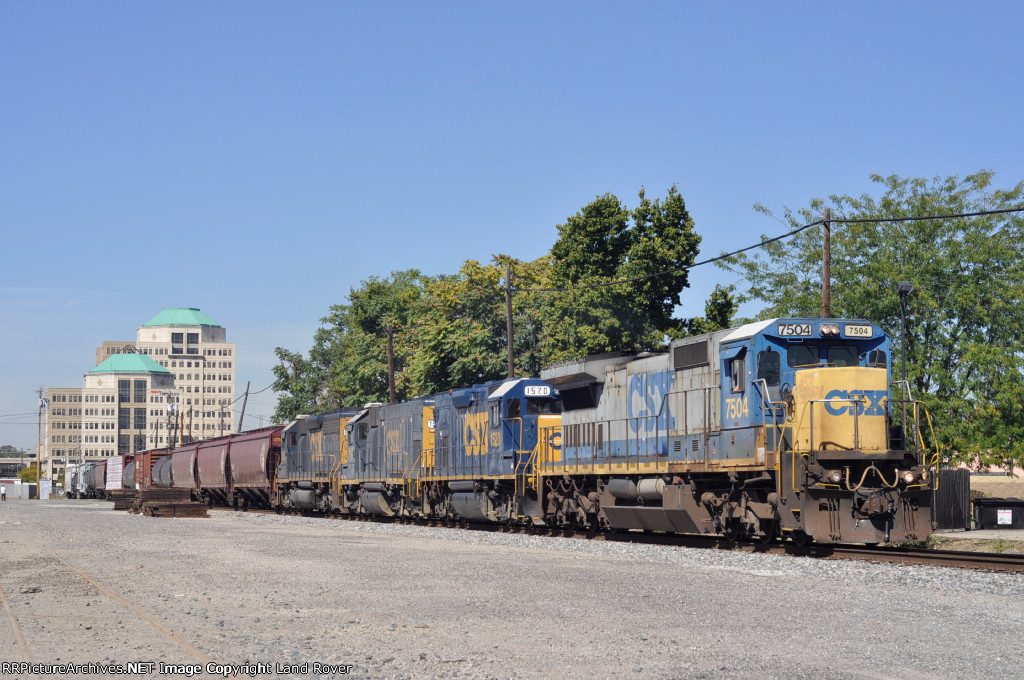 CSXT 7504 On CSX Q 501 Eastbound