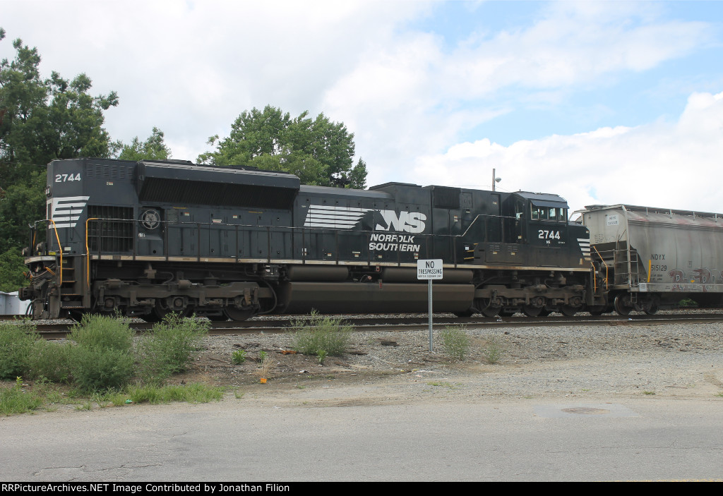 NS 2744