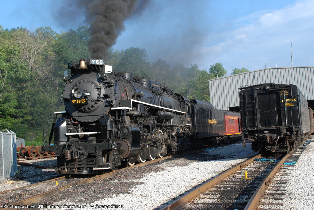 Happily simmering.away in frnt of the shops... :)