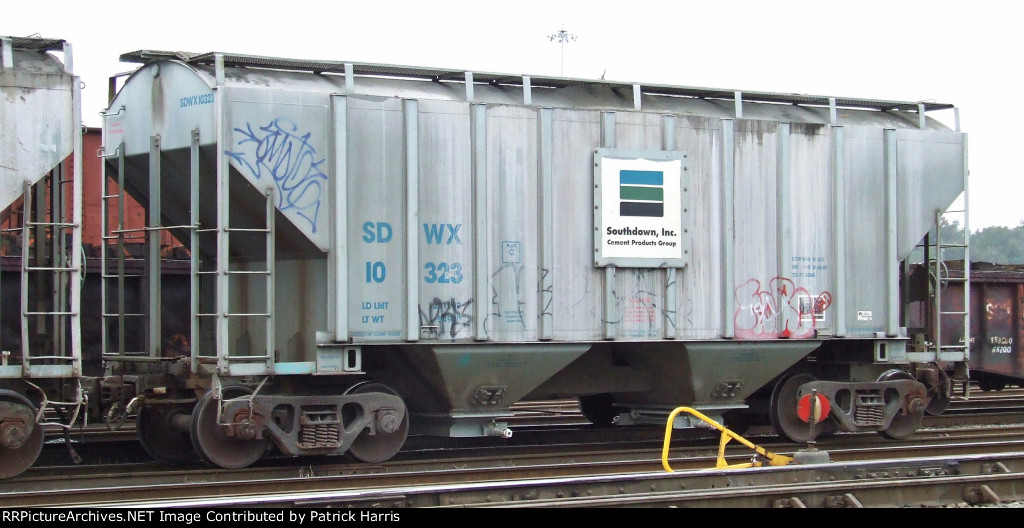 SDWX 10323 SouthDown 2-bay Trinity covered hopper in NS Brosnan Yard in ...