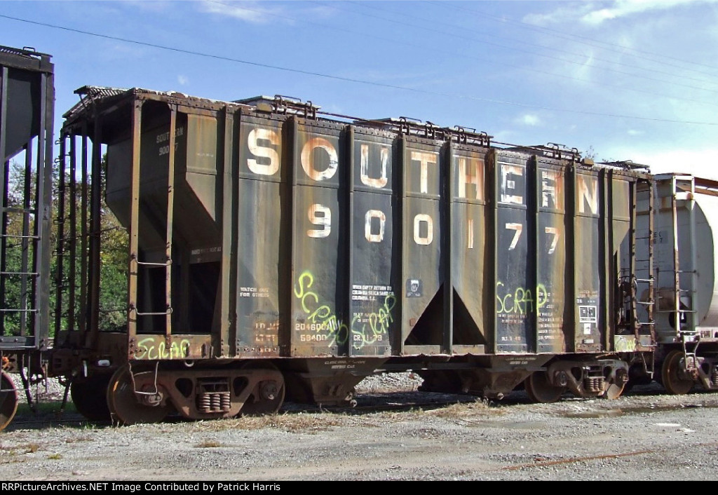 SOU 900177 2600cf rebuilt 2-bay open-side covered hopper Macon Georgia ...