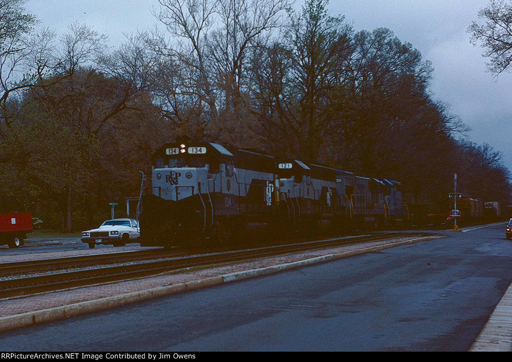 A southbound CSX train on the old RF&P.