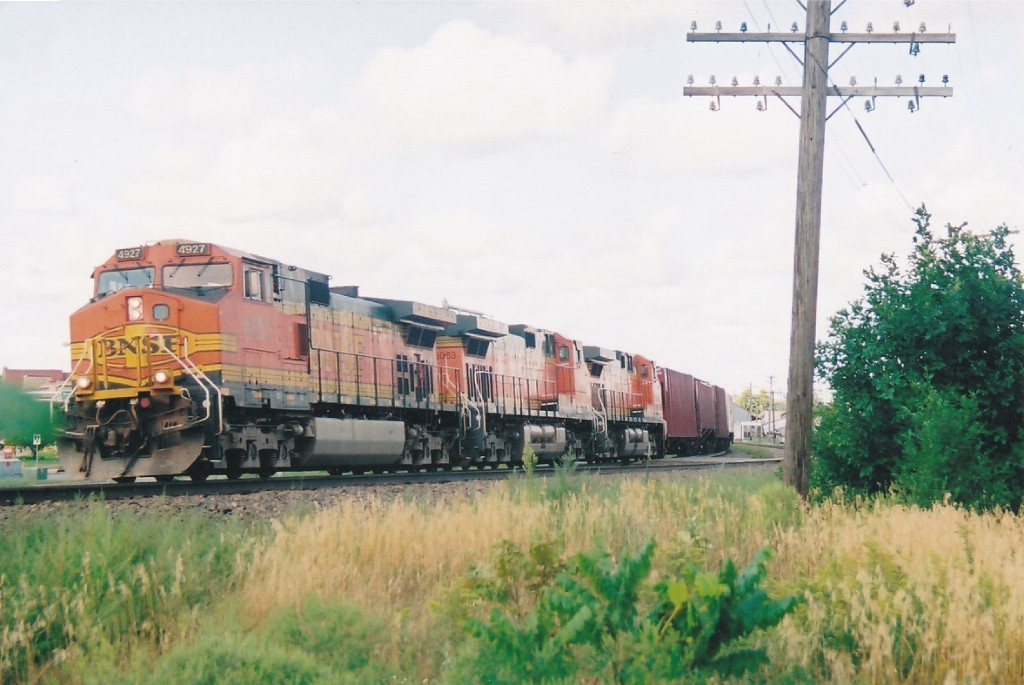 BNSF 4927 East