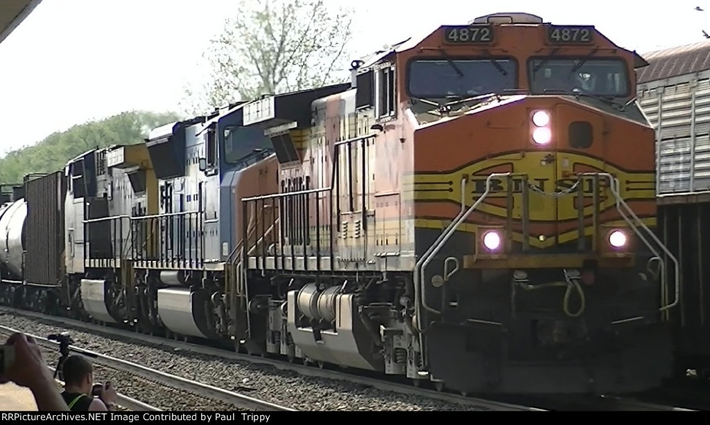 BNSF 4872