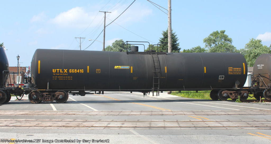 UTLX 668416 - Union Tank Car