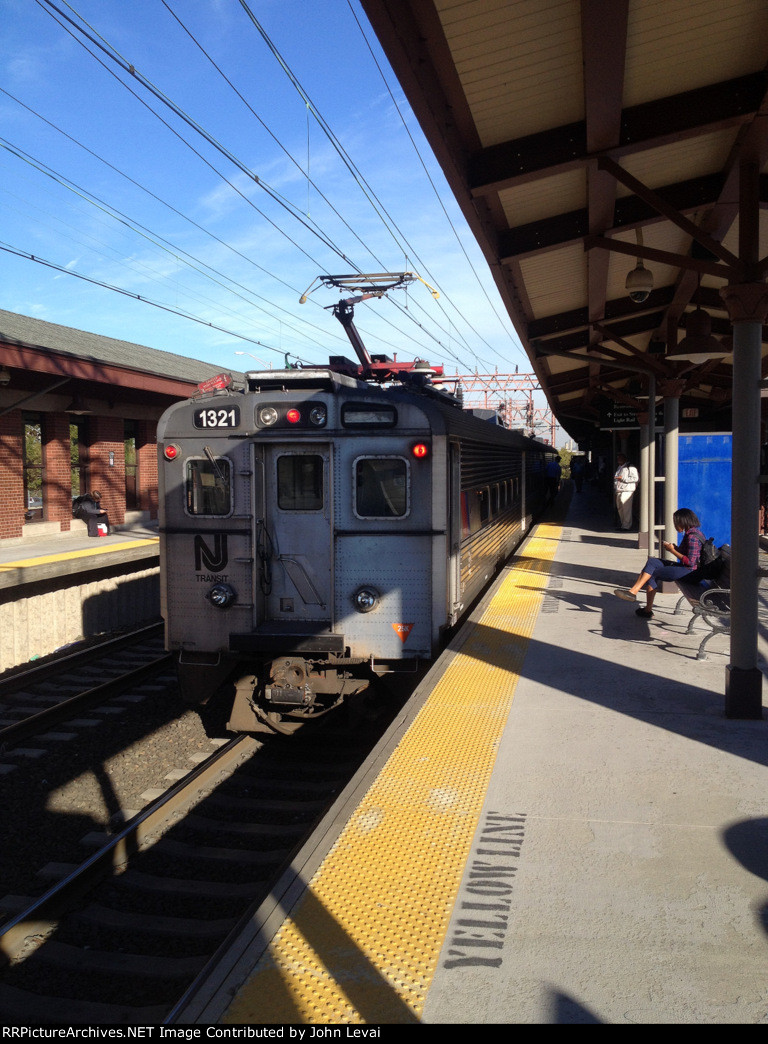 NJT Arrow III at Newark Broad Street