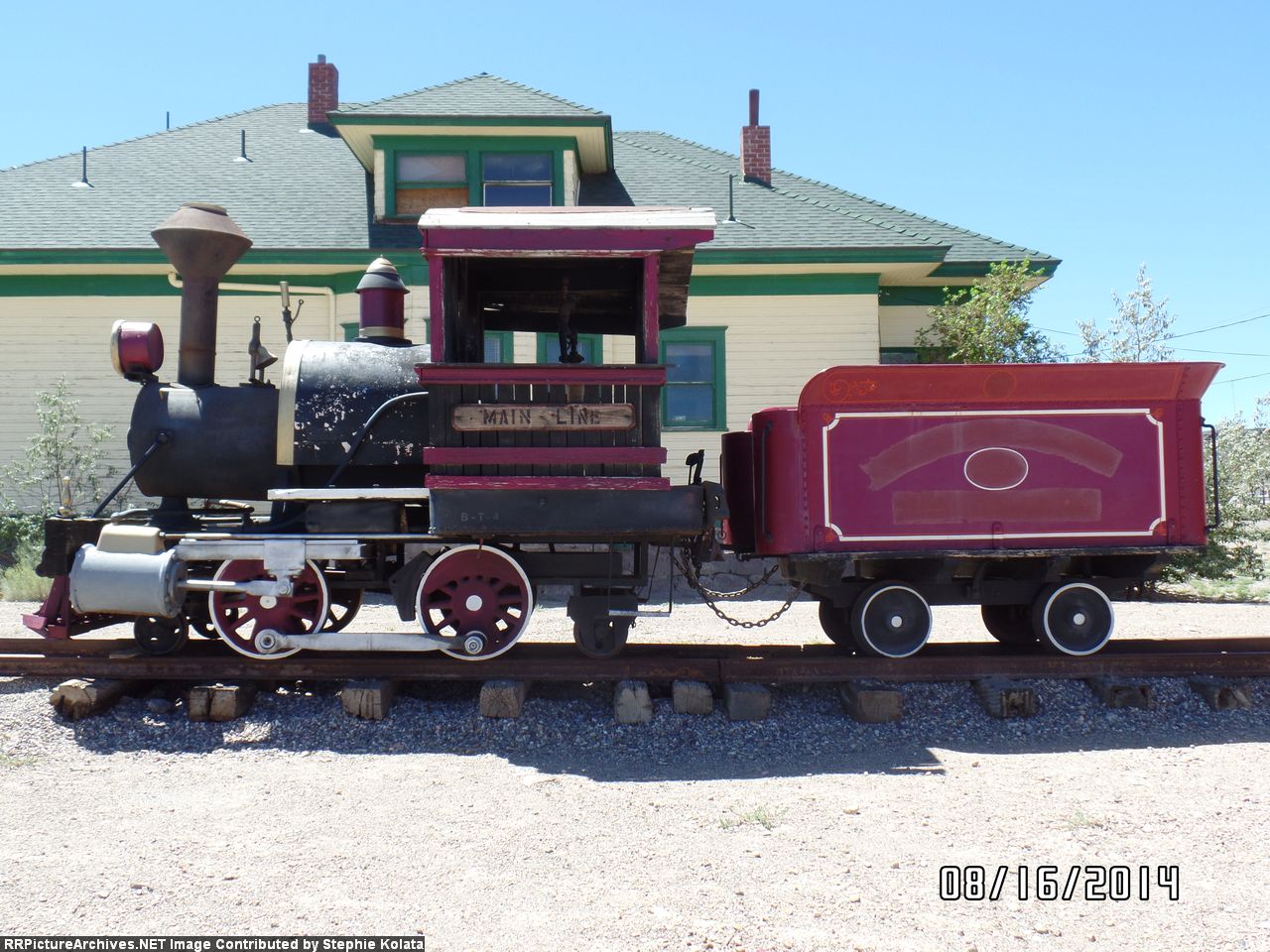 MAIN LINE 2 42 ON DISPLYd