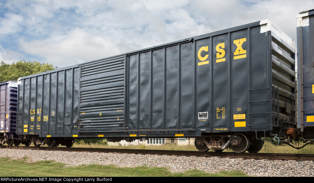 CSXT Box Car