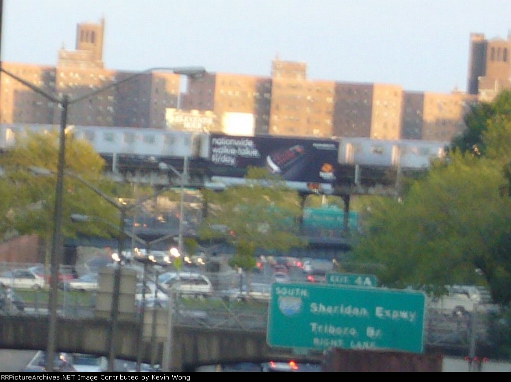 R142 2/5 train crossing over the Cross Bronx Expressway