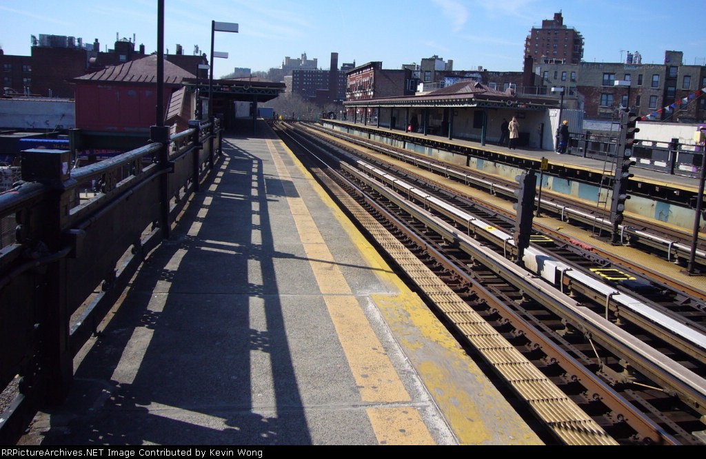 207 Street IRT Station (1)