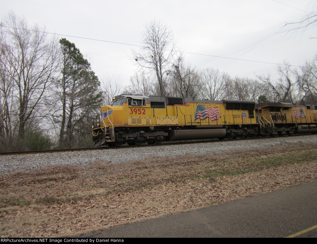 UP 3950 leads this westbound intermodal