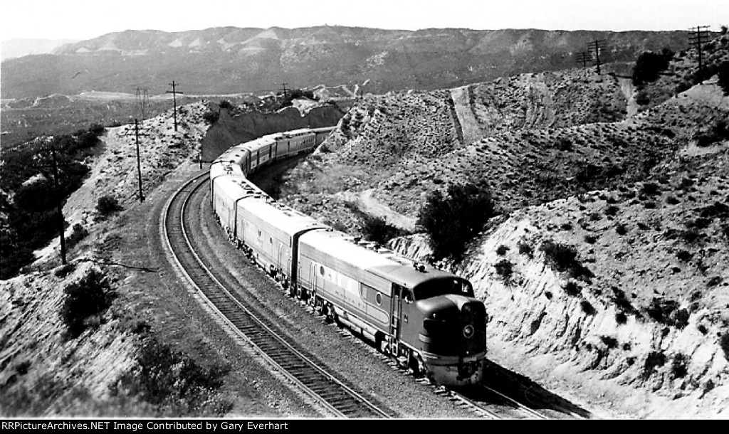 ATSF Passenger Train