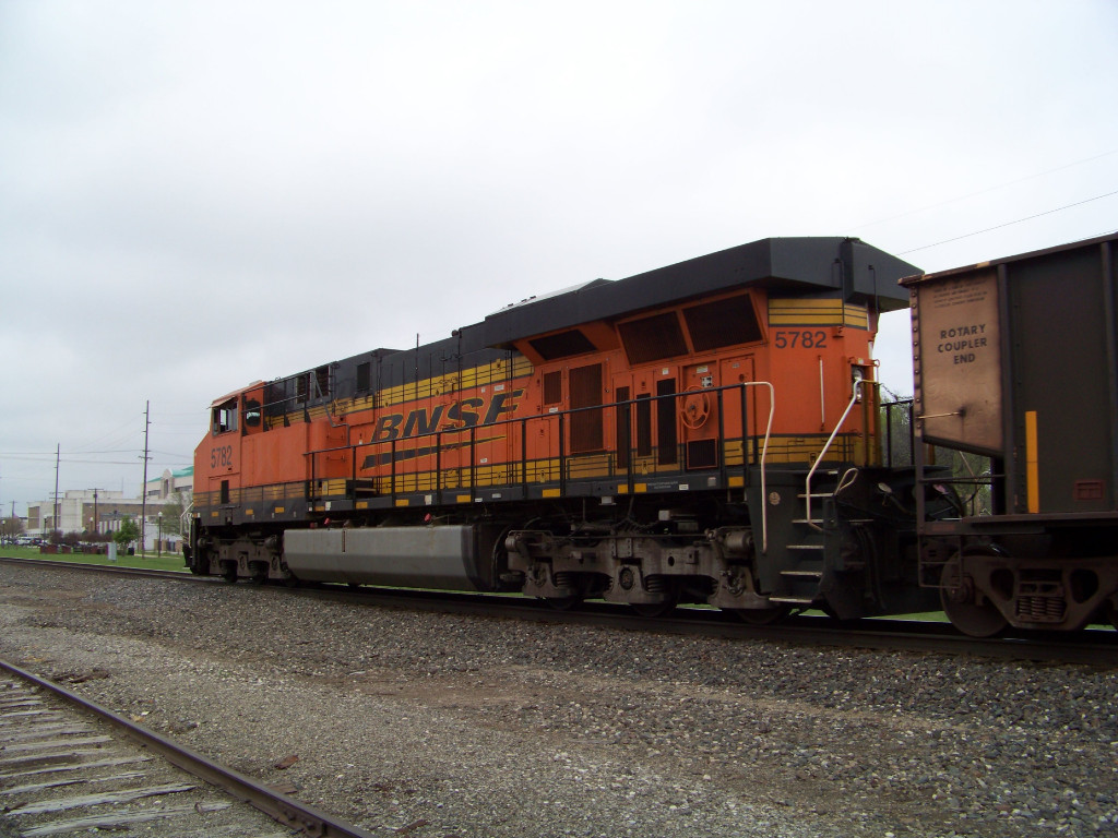 BNSF ES44AC 5782