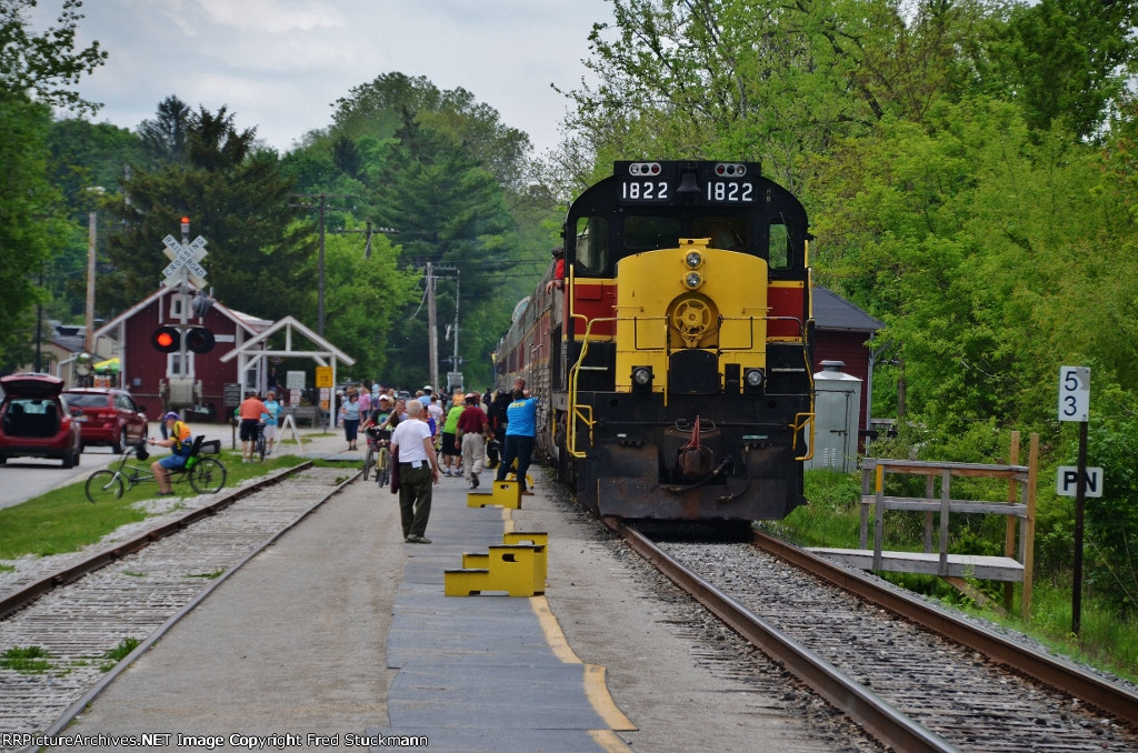 CVSR 1822 is along for the ride on this trip.