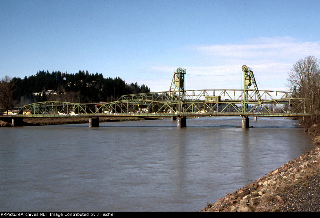 HWY 4 & Allen St bridges over the Cowlitz River