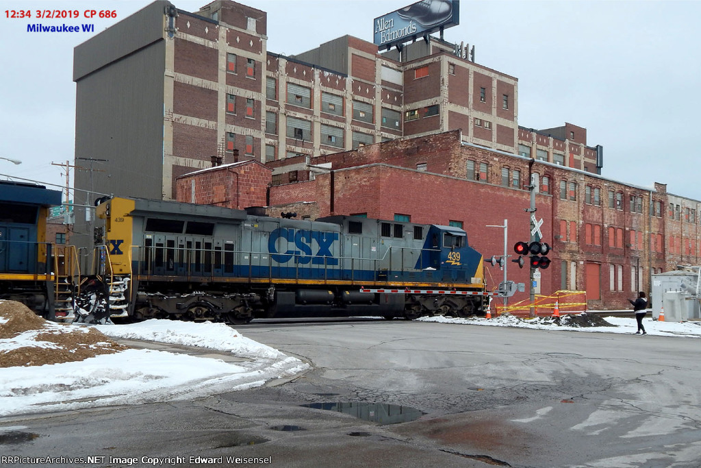 686 will hang a right turn after the depot