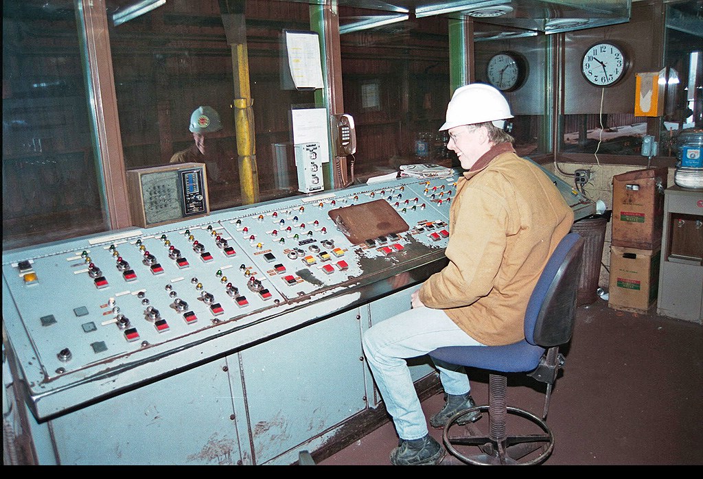 car dump control room