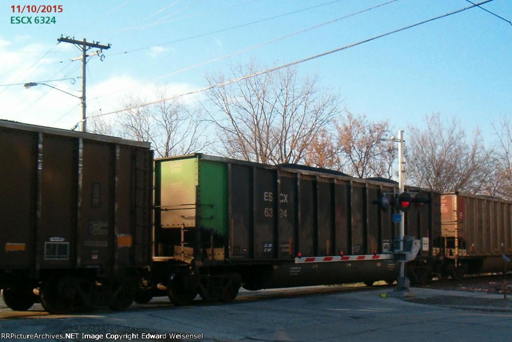 ESCX 6324 adds some unusual color to Oak Creek coal originating on the NS