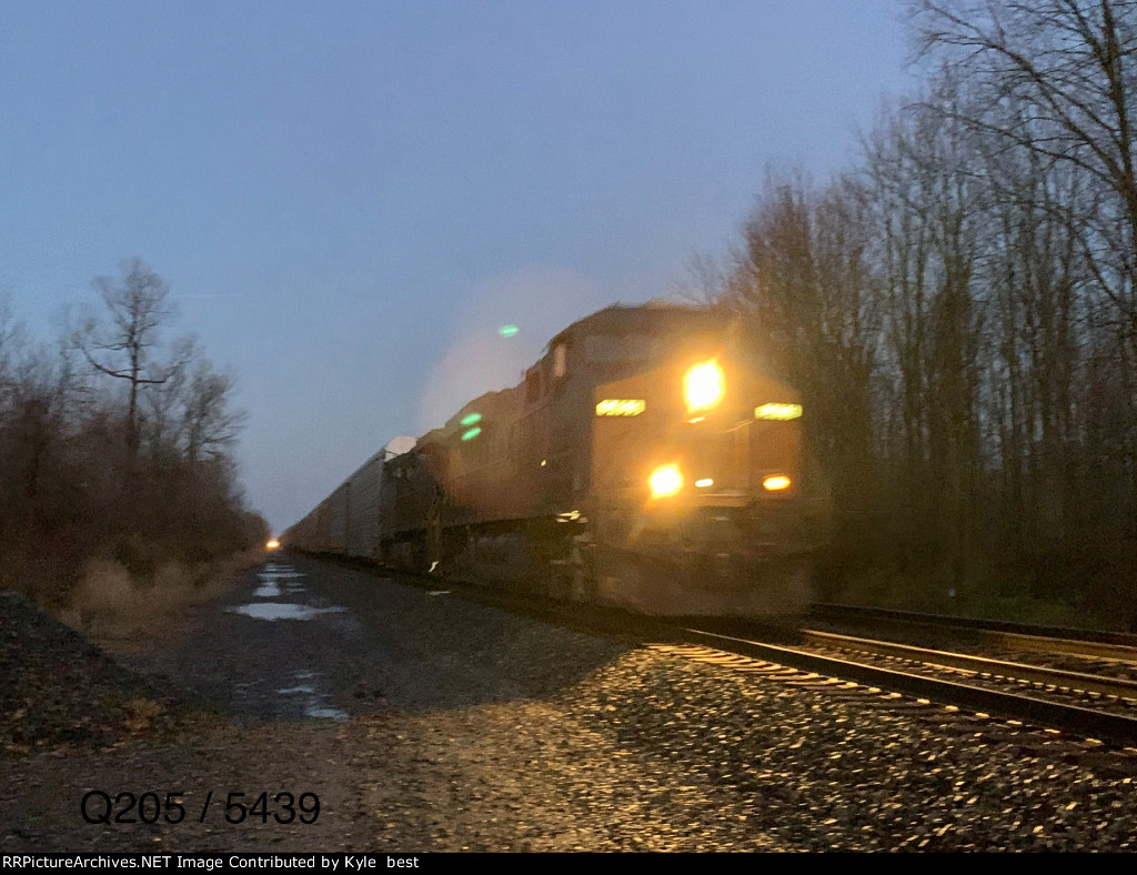CSX 5439 on Q205