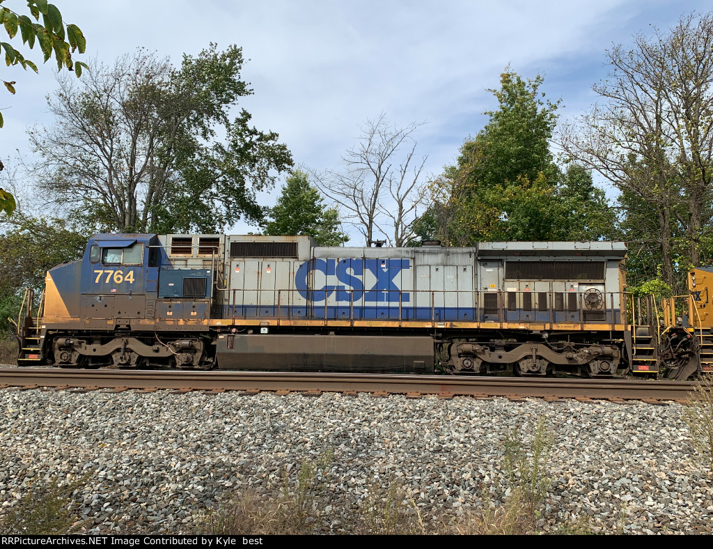 CSX 7764 on W802