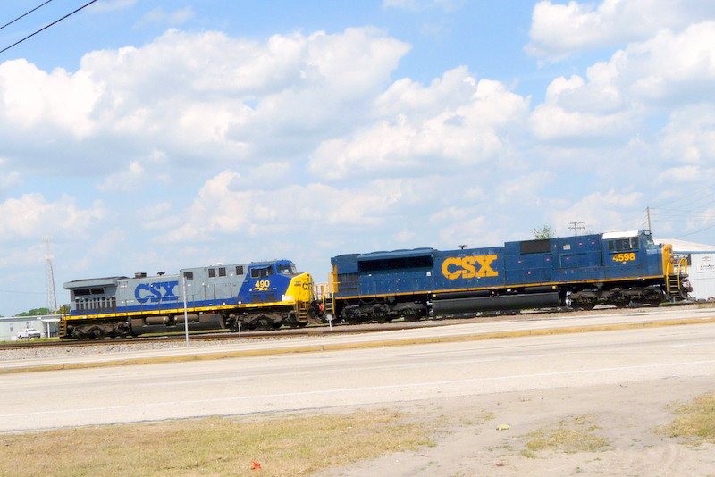 CSX 490 & 4598