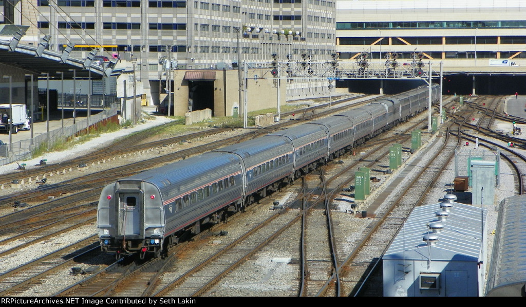 Amtrak 49 arriving Chicago