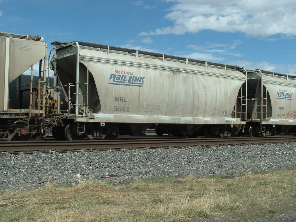 MRL 9062 2-Bay Covered Hopper