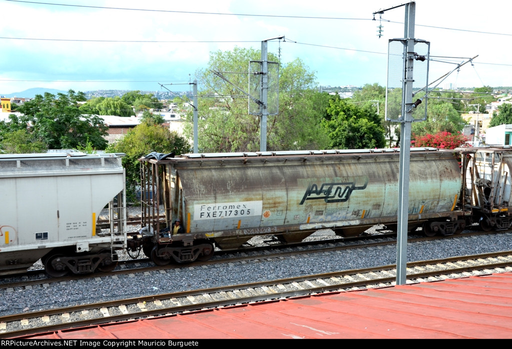 FXE Cylindrical Hopper