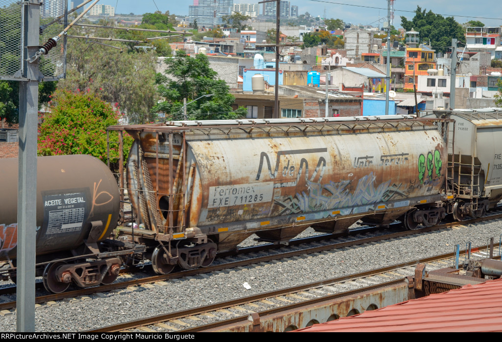 FXE Cylindrical Hopper ex NdeM