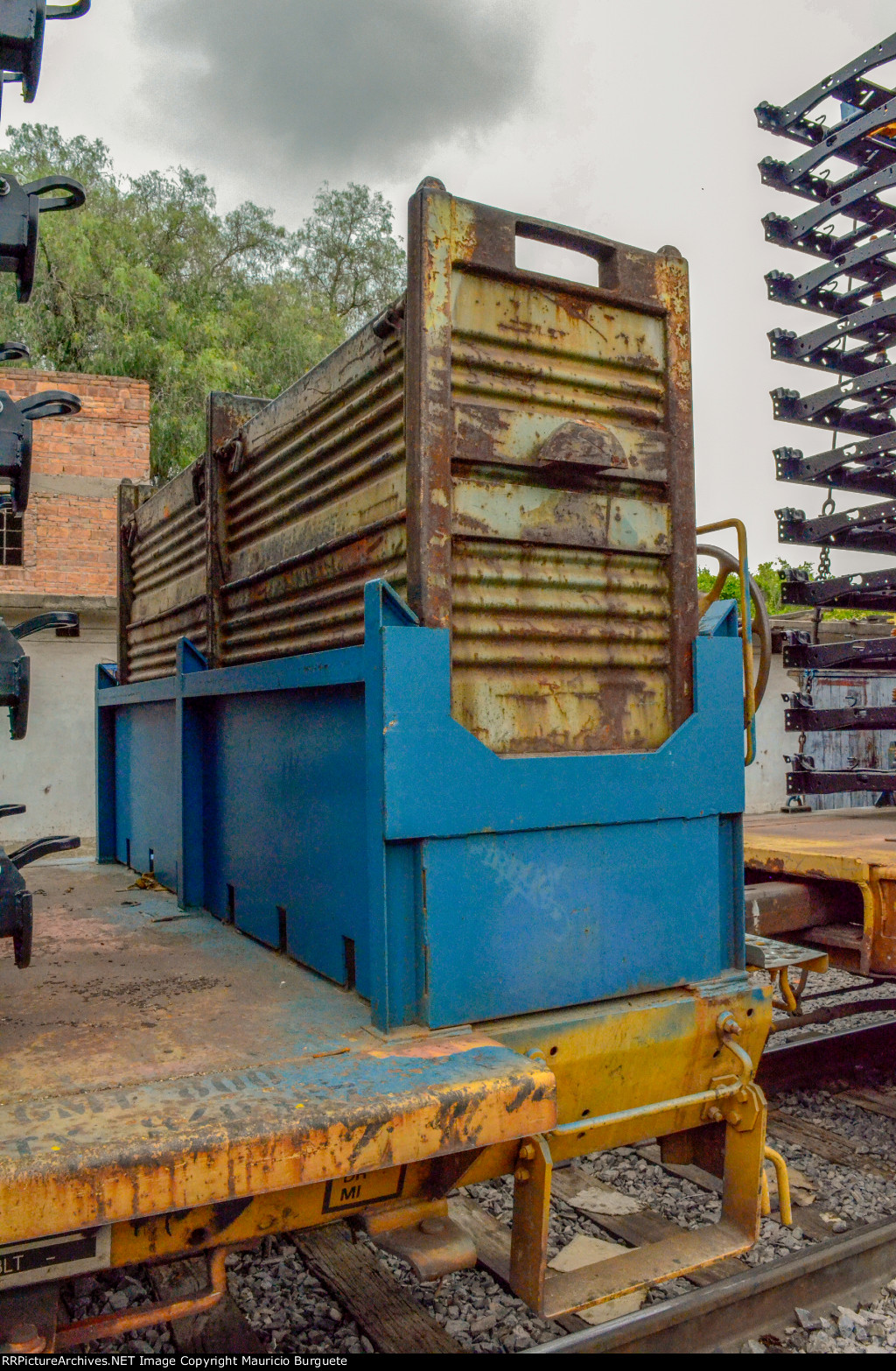 FTTX Flat Car with Truck Frames