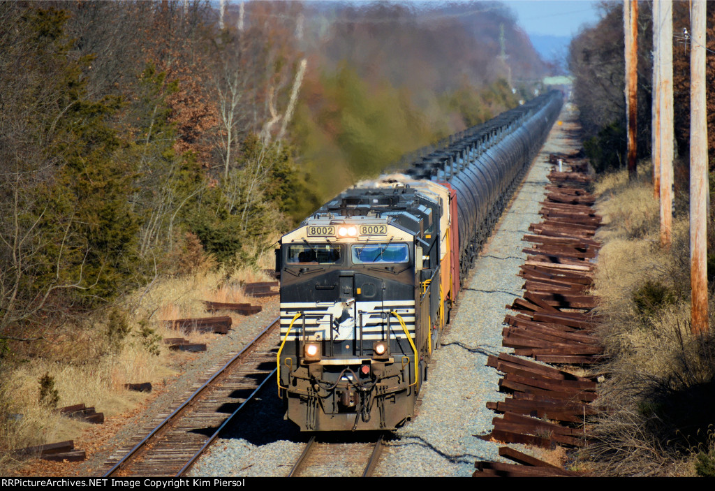 NS 8002 CSX Train K038 Crude Oil Loads