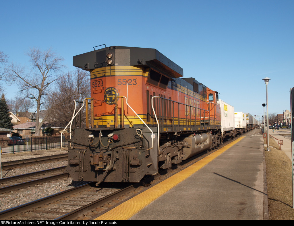 BNSF 5523