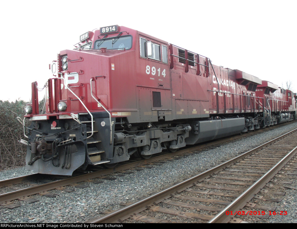 CP 8914 at Champ siding