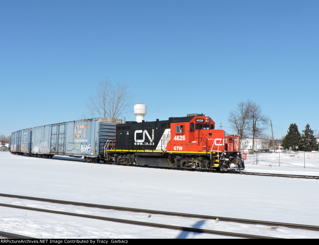 GTW 4626 backing up on the wye