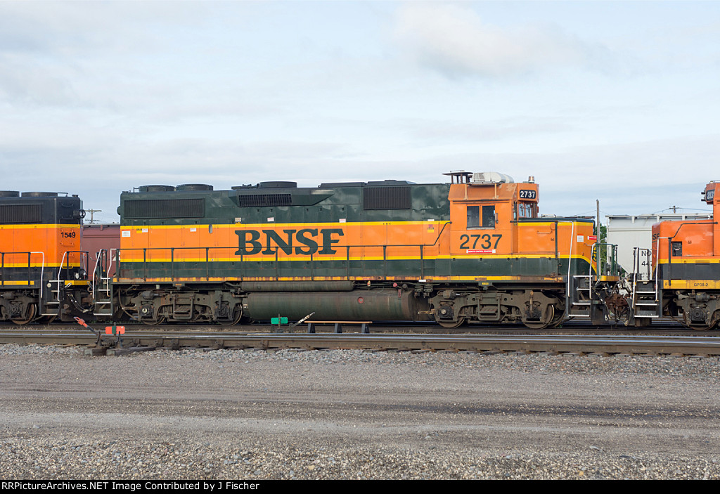 BNSF 2737