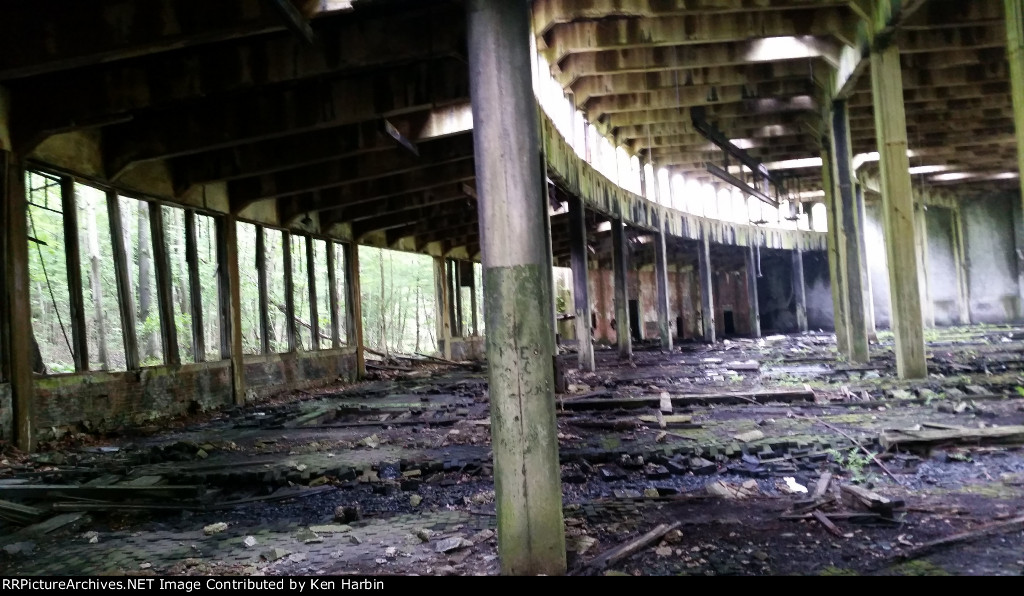 Delaware Lackawanna & Western Roundhouse, Inside Rear