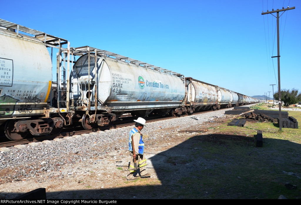 GAMX Cylindrical Hopper