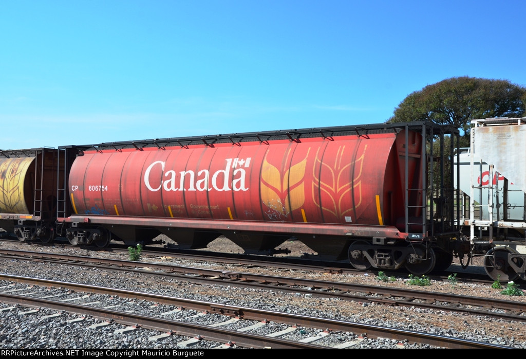 CP Cylindrical Hopper