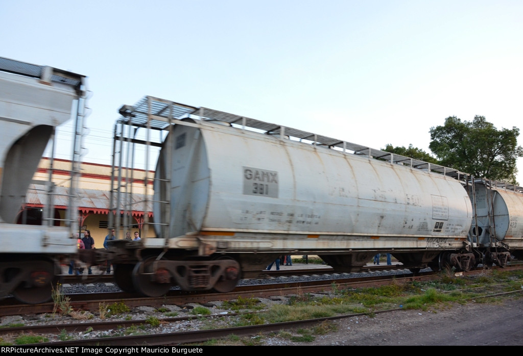 GAMX Cylindrical Hopper