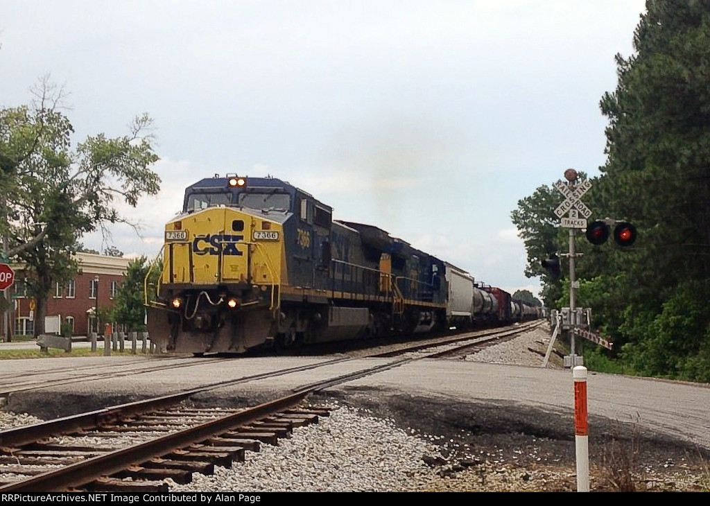 CSX C40-8W's 7366 and 7794