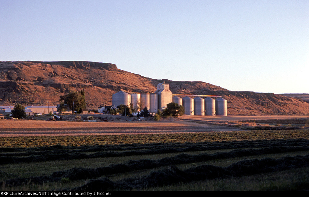 Stratford, Washington grain elevators, at sunset